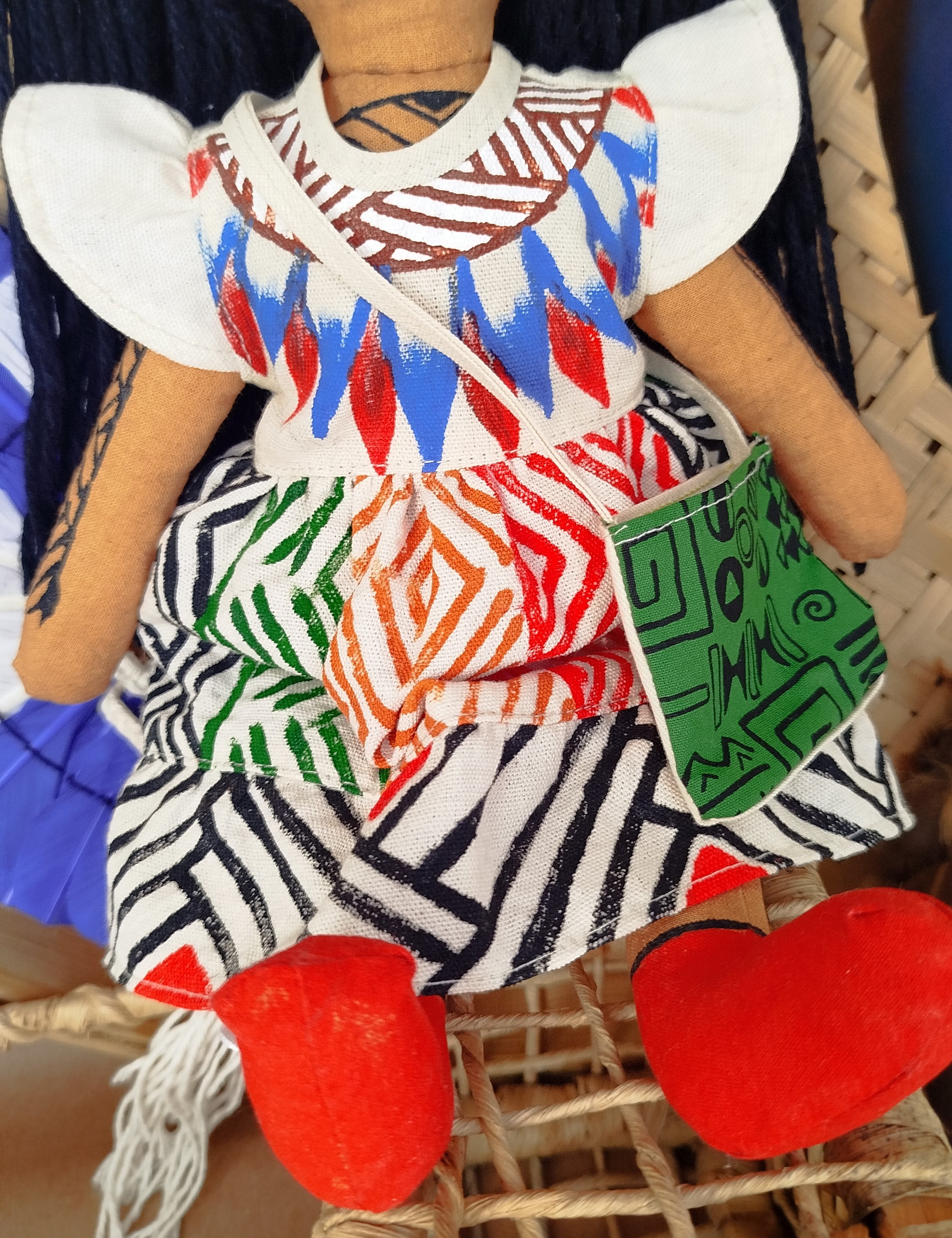 Yawapa Kamayura - Cabelos de lã/olhos pintados - Bonecas Anaty